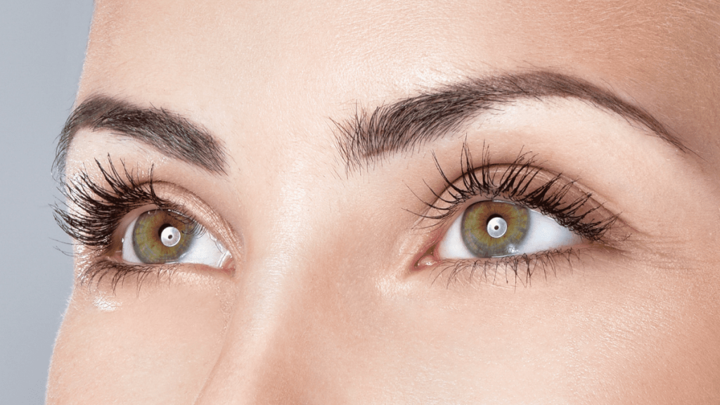 How to Dye Your Eyelashes: 11 Tips to Perfectly Tinted Eyelashes