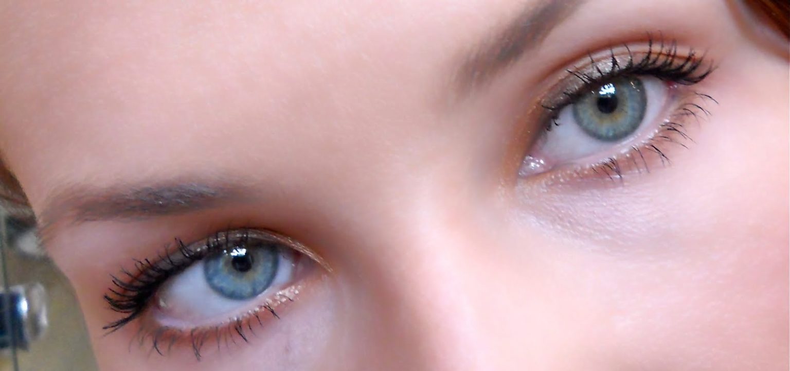 How to Straighten Eyelashes: The Only Eyelash Straightener That Works